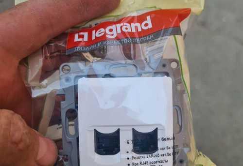 Розетки встраиваемые legrand etika rj45