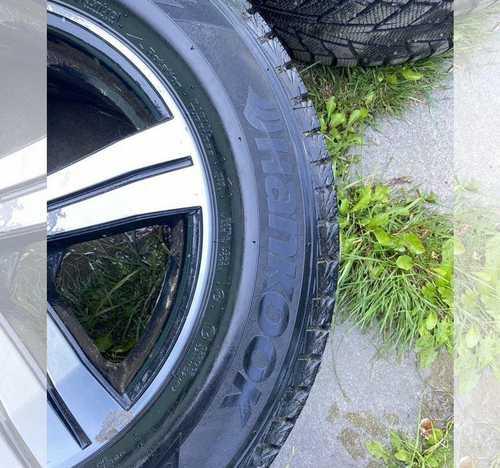 Hankook Winter I'Cept IZ2 215/65 R16