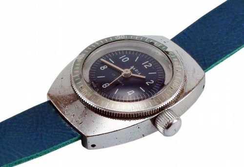 Заря Амфибия женские механические часы СССР