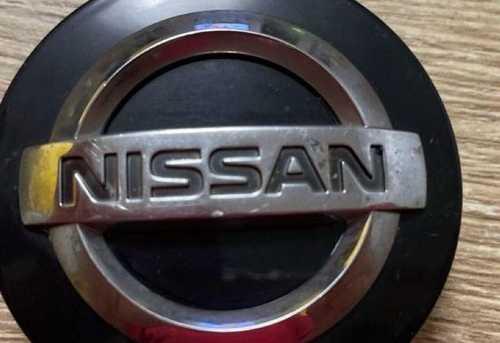 Колпак колеса на ступицу литого диска Nissan