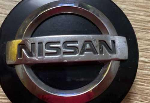 Колпак колеса на ступицу литого диска Nissan