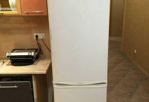 Холодильник Samsung srl39neb