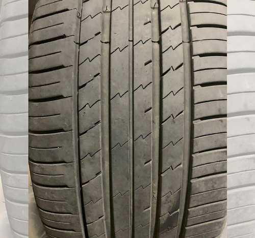 Tracmax X-Privilo RS01  275/40 R20 и 315/35 R20