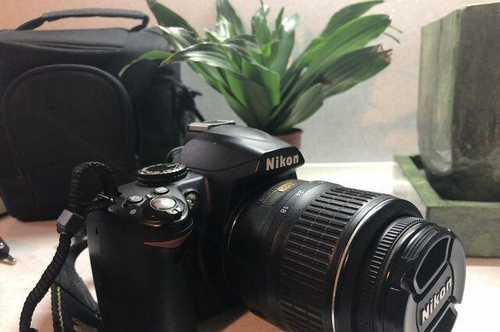 Зеркалка Nikon d3000 18-55VR Kit (полный комплект)
