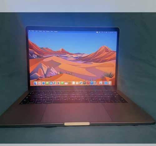 MacBook Pro 13 (2017), 256 ГБ, Core i5, 2.3 ГГц, RAM 8 ГБ, Intel Iris Plus Graphics 640