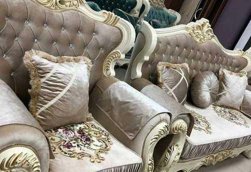 Новый раскладной диван и кресла барокко