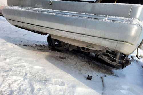 Бампер задний w124