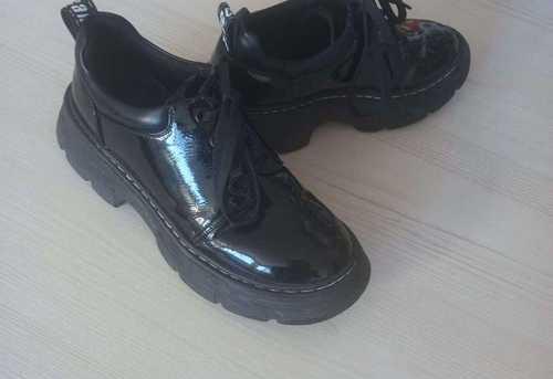 Туфли черные лаковые для девочки, размер 36