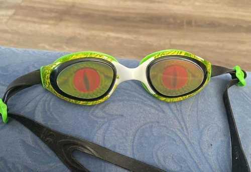 Очки для плавания с глазами ящерицы