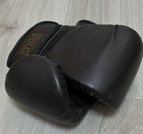 Боксерские перчатки everlast