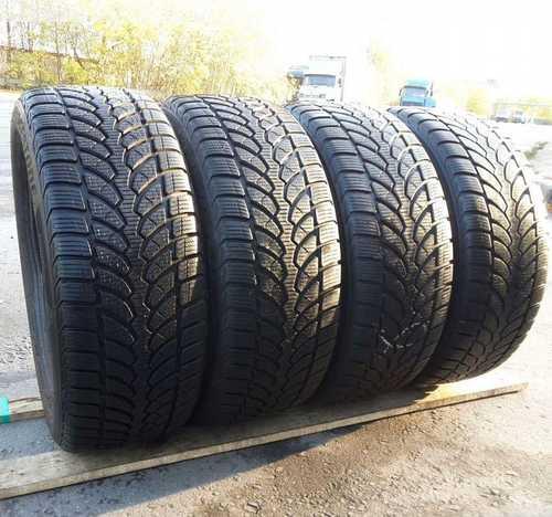 Bridgestone Blizzak LM-32 215/50 R17