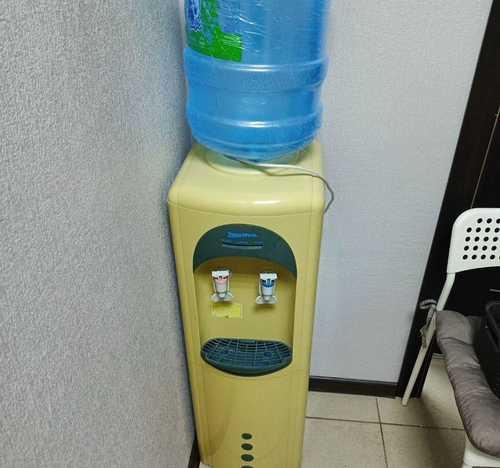 Кулер для воды напольный