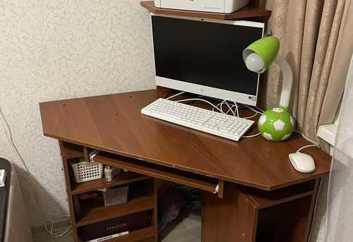 Компьютерный стол и шкаф