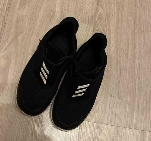 Кроссовки adidas 25,5