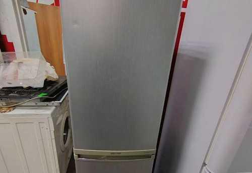Миниатюрный 145'45'45 холодильник samsung