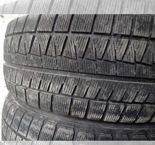 Bridgestone Blizzak Revo GZ 215/55 R17