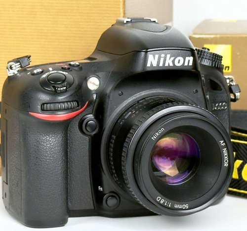 Nikon D600 с объективом