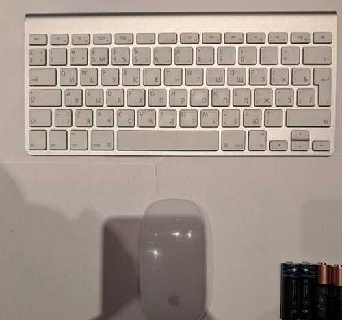 Apple magic keyboard 1   apple magic mouse 1   AA