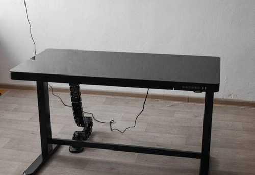 Компьютерный стол с подъемным механизмом
