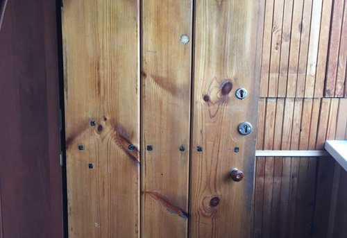 Дверь входная деревянная с замком