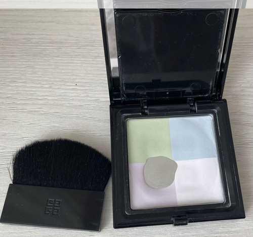 Пудра Givenchy Prisme Libre Pressed