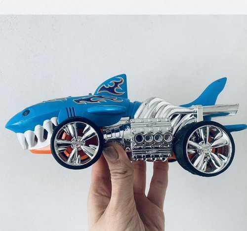 Hot Wheels машинка акула Sharkruiser оригинал