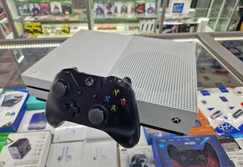 Xbox One S 1Tb белая
