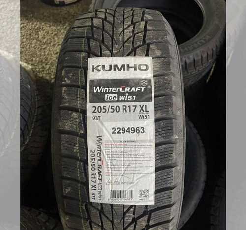 Kumho WinterCraft Ice Wi51 205/50 R17 93T