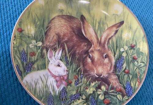 Тарелка настенная кролик зяац