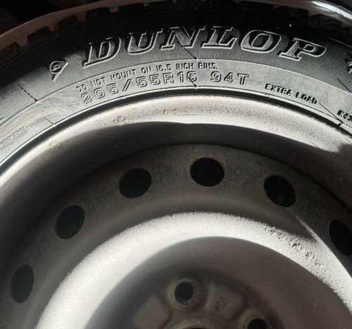 Dunlop SP Winter Ice 03 205/55 R16 94T