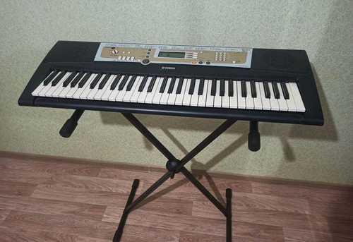 Синтезатор Yamaha PSR R200