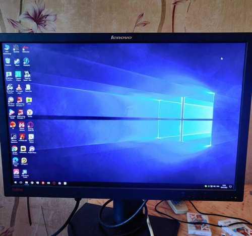 Lenovo 24"