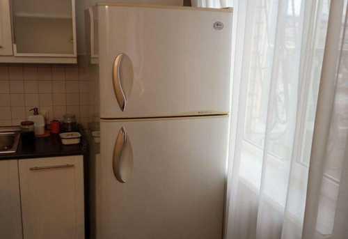 Большой LG холодильник 530л