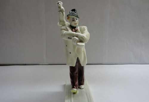 Фарфоровая статуэтка Клоун Вяткин(гики-лзфи) 1952г