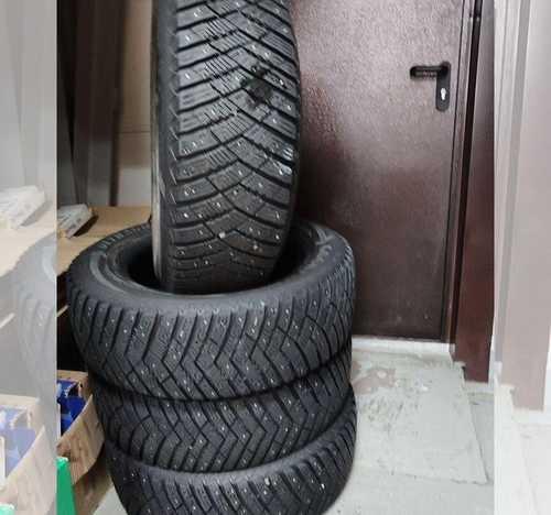 Goodyear UltraGrip 235/65 R17 108T