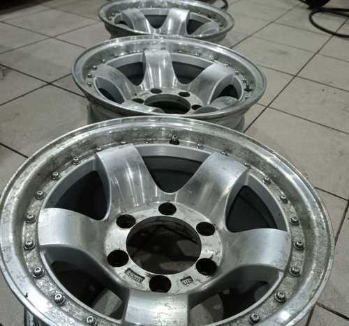 Комплект литых дисков Toyota Hilux R15 6x139.7 ET