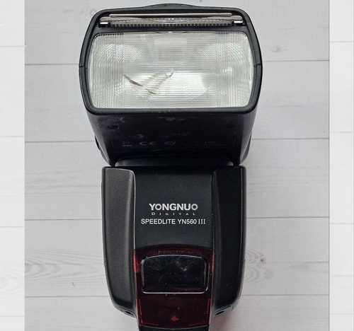 Фотовспышка Yongnuo digital Speedlite YN560 IlI