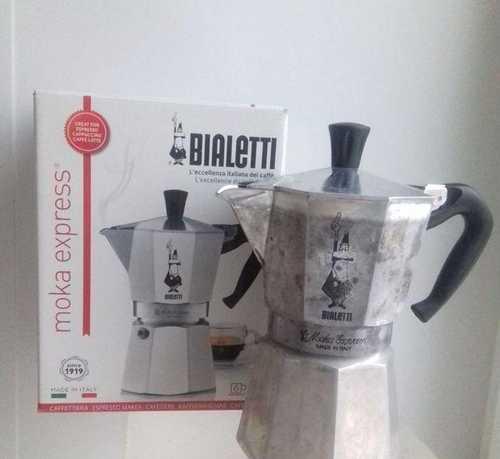 Bialetti гейзерная кофеварка 6 чашек