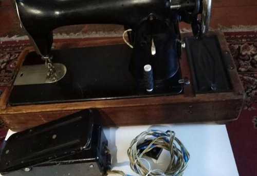 Швейная машина с электроприводом