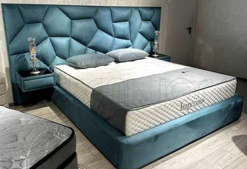 Кровать с панелью