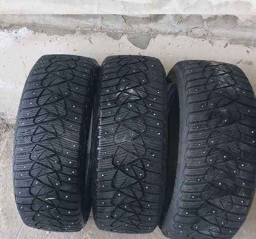 Goodyear Ultragrip 600 215/55 R17