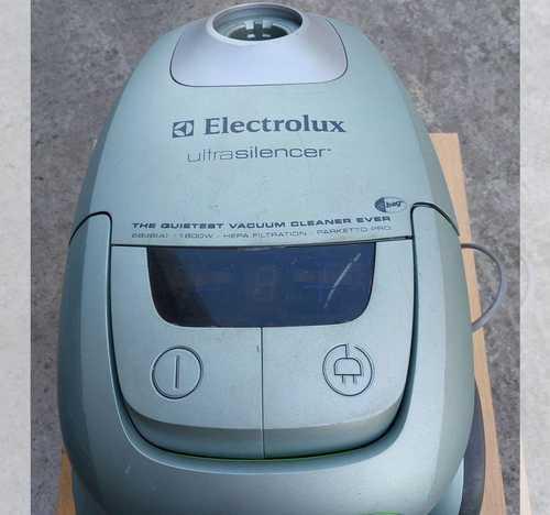 Пылесос Electrolux ultrasilencer на запчасти