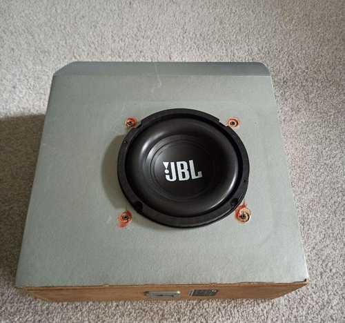 Сабвуфер JBL 6,5"