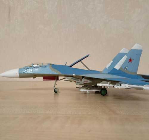 Модель самолета Су-27 масштаб 1/72