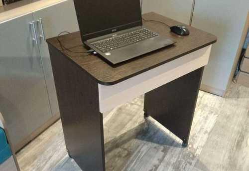 Компьютерный стол для ноута