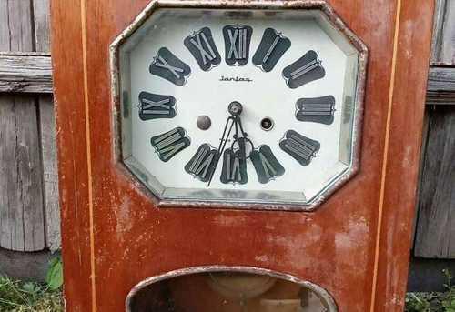 Часы СССР настенные янтарь