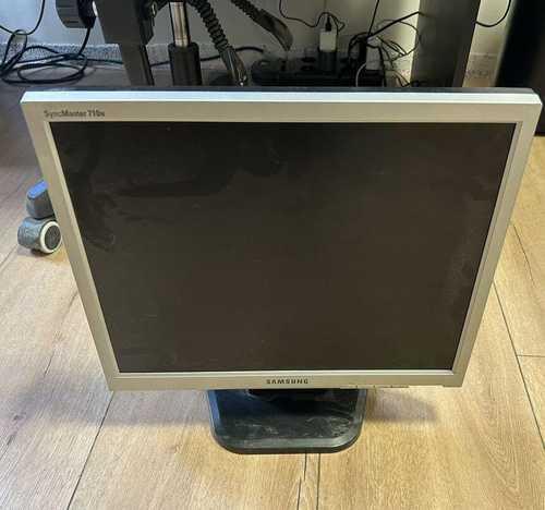 Монитор samsung SyncMaster 710n