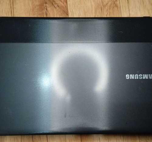 Ноутбук Samsung NP300E5C: ssd256gb/8gb/2 ядра