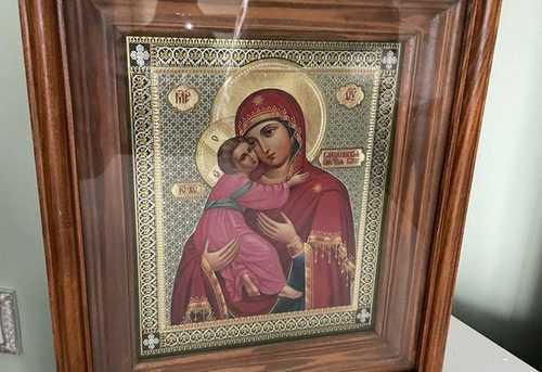 Владимирская икона божьей матери в киоте