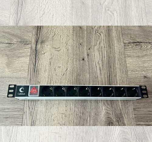 Блок розеточный Cabeus PDU-8P для 19" шкафов